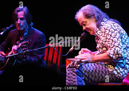 Jackson Browne & David Lindley performing live at Heineken Music Hall ...