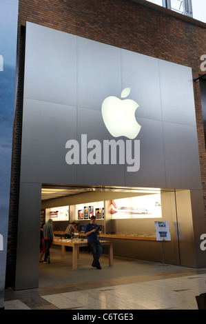 The Apple shop at Touchwood Shopping Centre Solihull West Midlands Uk ...