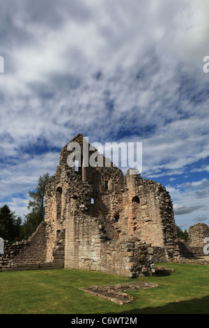 The sixteenth century Elphinstone Tower of [Kildrummy Castle ...