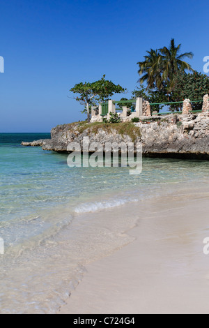 tropical beach in Cuba Stock Photo - Alamy