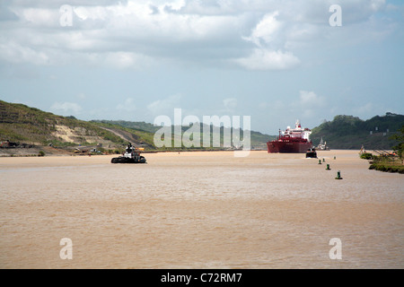 Gaillard Cut or Corte Culebra, the narrowest point of the Panama Canal ...