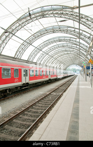 The design for the Dresden Hauptbahnhof (main train station) by ...