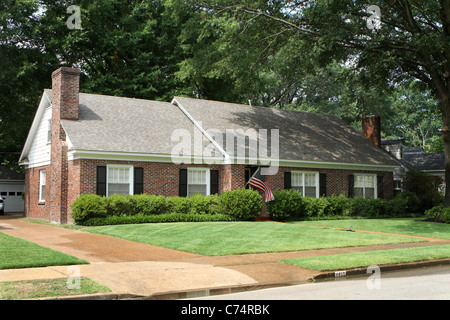 Middle class American brick home in Kentucky Stock Photo - Alamy
