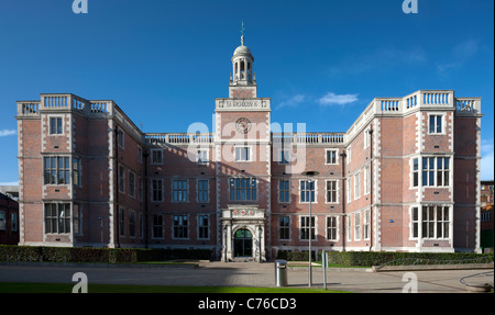 Student Union Building and courtyard at Newcastle University, Newcastle ...