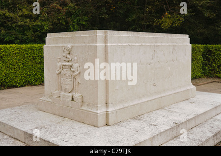 Grave of James Craig, Lord Craigavon, outside Parliament Buildings ...