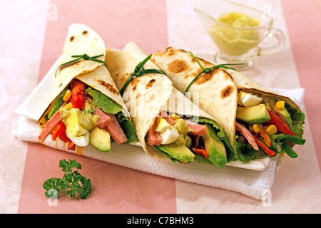 Plate of ready to eat vegetable fajitas Stock Photo - Alamy