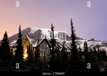 The historic Paradise Inn Hotel. Mount Rainier National Park ...