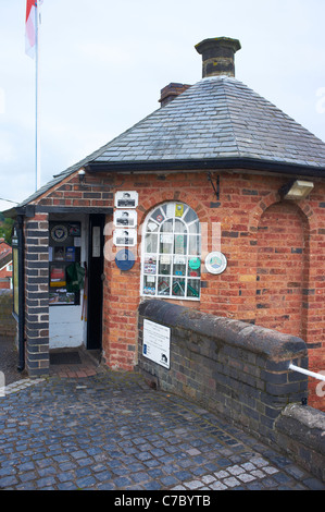 Bratch Locks & Toll House, Staffordshire & Worcestershire Canal ...