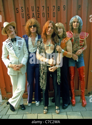 MOTT THE HOOPLE from left Morgan Fisher Ian Hunter Ariel Bender Dale ...