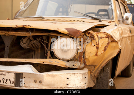 beat up old banger car cars tatty rough knackered junk scrap volvo dent ...