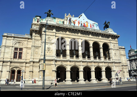 Austria, Vienna, opera house at blue hour Stock Photo - Alamy