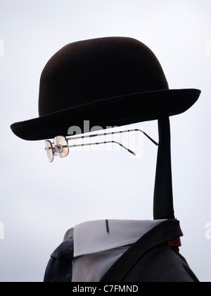 'Invisible Man' street performer, Peter's Hill London 4 Stock Photo - Alamy
