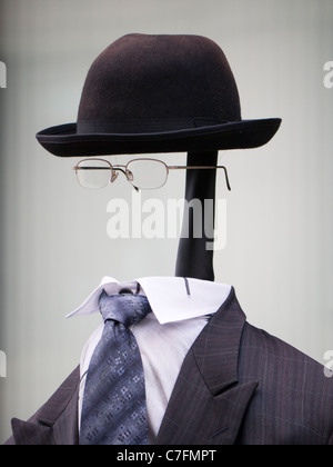 'Invisible Man' street performer, Peter's Hill London 4 Stock Photo - Alamy
