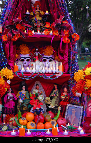 Colorful Day of the Dead altar at Frida Kahlo's vibrant Ofrenda in ...