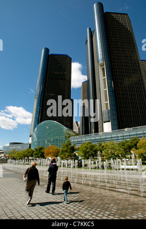 USA, MICHIGAN, DETROIT, RENAISSANCE CENTER, WINTERGARDEN Stock Photo ...
