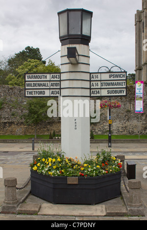 The unique "Pillar of Salt" illuminated 1935 road sign on Angel hill ...