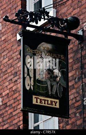 The Samuel Pepys Bar Public House, Stew Lane, Off Upper Thames Street ...