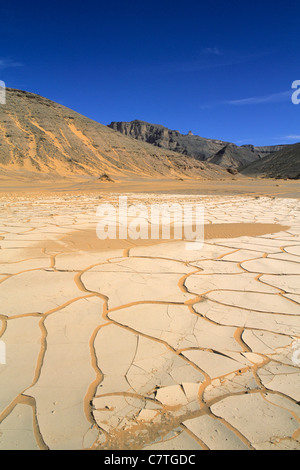 Libya, Fezzan, Jabal Akakus desert Stock Photo - Alamy