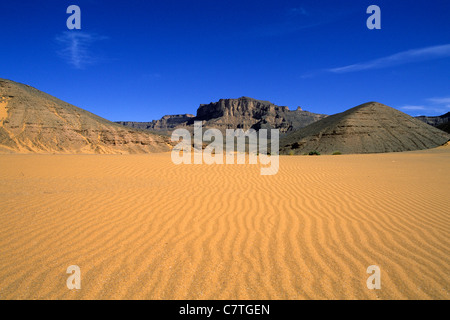Libya, Fezzan, Jabal Akakus. Sculpted rocks Stock Photo - Alamy