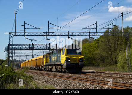 Freightliner GE class 70 diesel locomotive 70016 on the electrified ...
