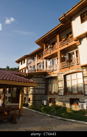 Contemporary traditional architecture, Han Trifon Zarezan, Glavatartzi ...