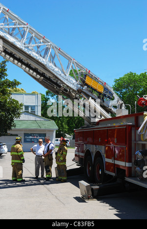 Fire engines respond to possible fire in food store Stock Photo - Alamy