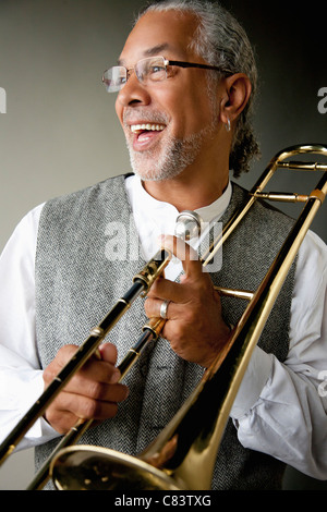 Trombone, front view Stock Photo - Alamy