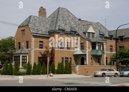 Fraternity house exterior Stock Photo - Alamy
