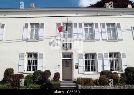 The old farmhouse "Le Caillou", Napoleon's headquarters (where he slept ...