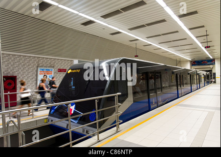 KABATAS TO TAKSIM FUNICULAR TRAIN ISTANBUL TURKEY Stock Photo - Alamy