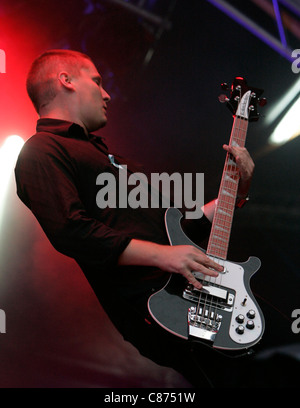 Russell Leetch of Editors at Tennents Vital 06 Belfast Northern Ireland ...