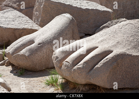 Fallen statue of Ramesses II (Ozymandias), Ramesseum funerary temple ...
