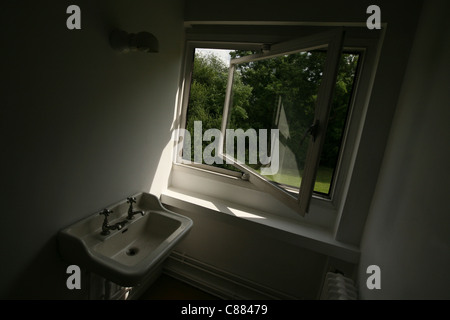 Son's bathroom in the Villa Savoye designed by Swiss architect Le ...