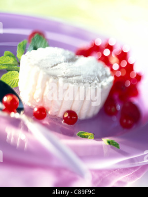 Fromage frais with redcurrants Stock Photo - Alamy