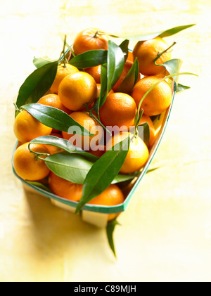 Punnet of clementines Stock Photo - Alamy