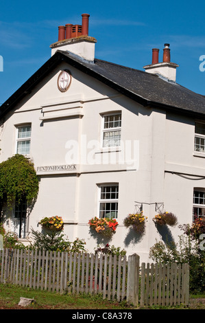 Penton Hook Lock House near Laleham, Surrey, England, UK Stock Photo ...