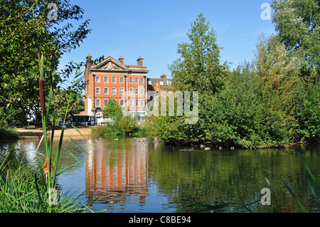 Barnes Village Pond, Barnes, London Borough of Richmond upon Thames ...