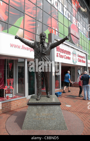 Statue of Bill Shankley at the entrance to the Anfield Museum and Shop ...