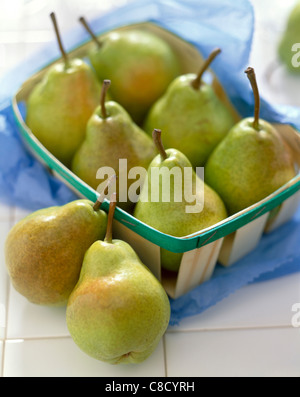 A punnet of pears Stock Photo - Alamy