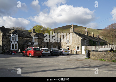 The Old Nag's Head pub at Edale, Derbyshire, Peak District, England ...