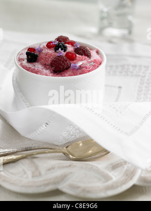 Raspberry fool. Summer fruit dessert Stock Photo - Alamy