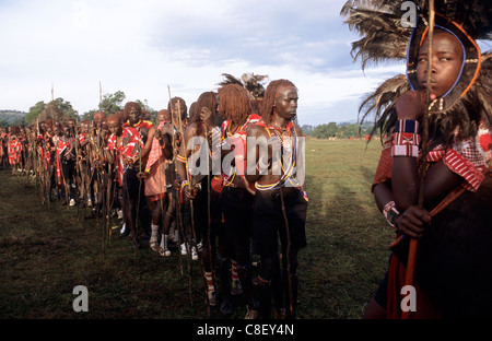 Masai Moran Warrior in Lion Mane Headdress Kenya Stock Photo - Alamy