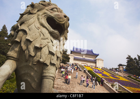 China, Jiangsu, Nanjing, Zijin Shan (Purple Mountain), Ming Xiao Ling ...