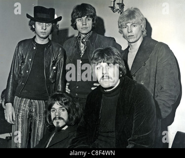 THE MOVE UK pop group with Trevor Burton in 1967 Stock Photo - Alamy