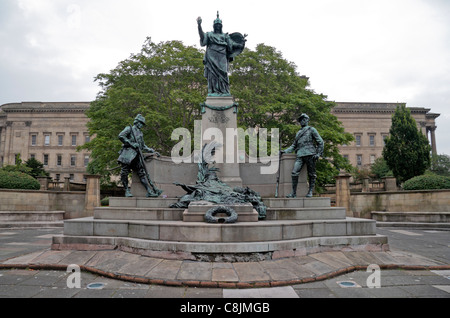 The Kings Liverpool Regiment Monument, St. Johns Gardens, Liverpool ...