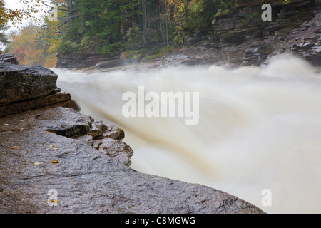 The Lower Falls of the Ammonoosuc River, located in the White Mountains ...