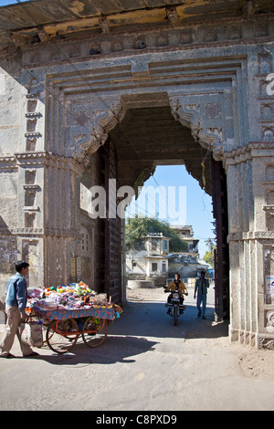 Entrance gate to Udaipur, Rajasthan, India Stock Photo - Alamy