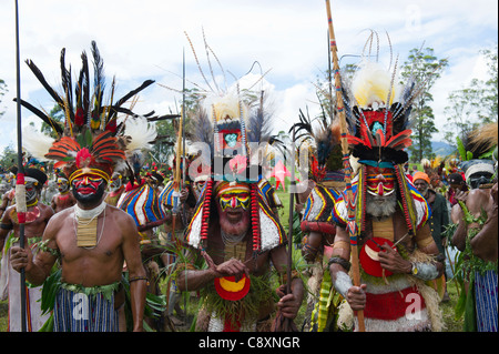 Men of Mendi from the Southern Highlands at Hagen Show Western ...