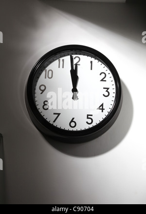 Clock set to midnight 12 o'clock Stock Photo - Alamy