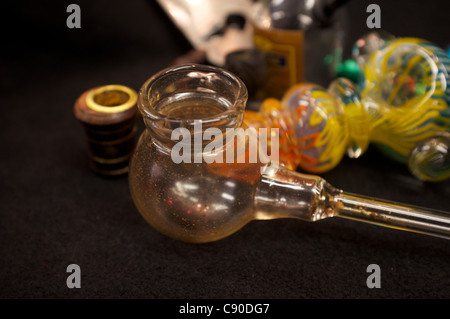 Smoking crack cocaine Stock Photo: 19408887 - Alamy
